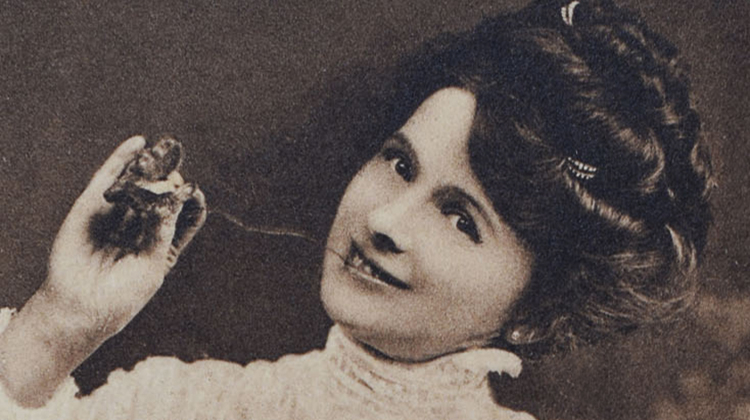 Mercedes TALMA - Artefake